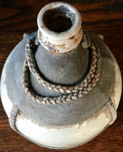 VOC kruik / fles, wie weet meer?